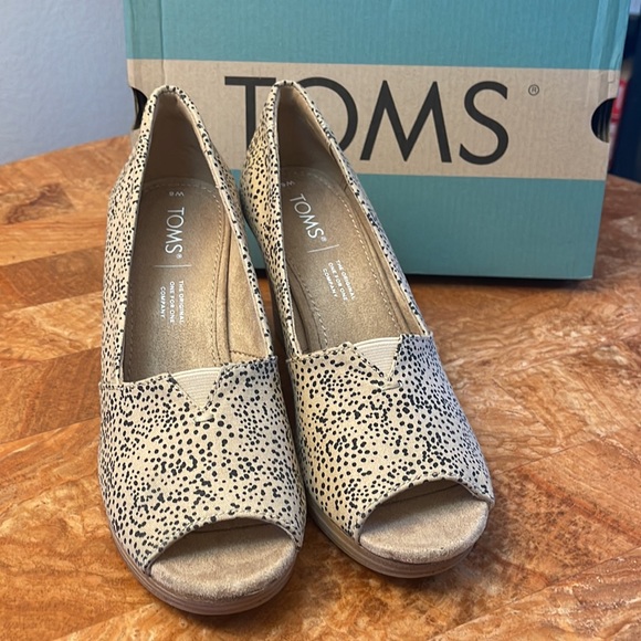 Toms | Shoes | Toms Natural Black Dot Stackedheel Opentoe Michelle ...
